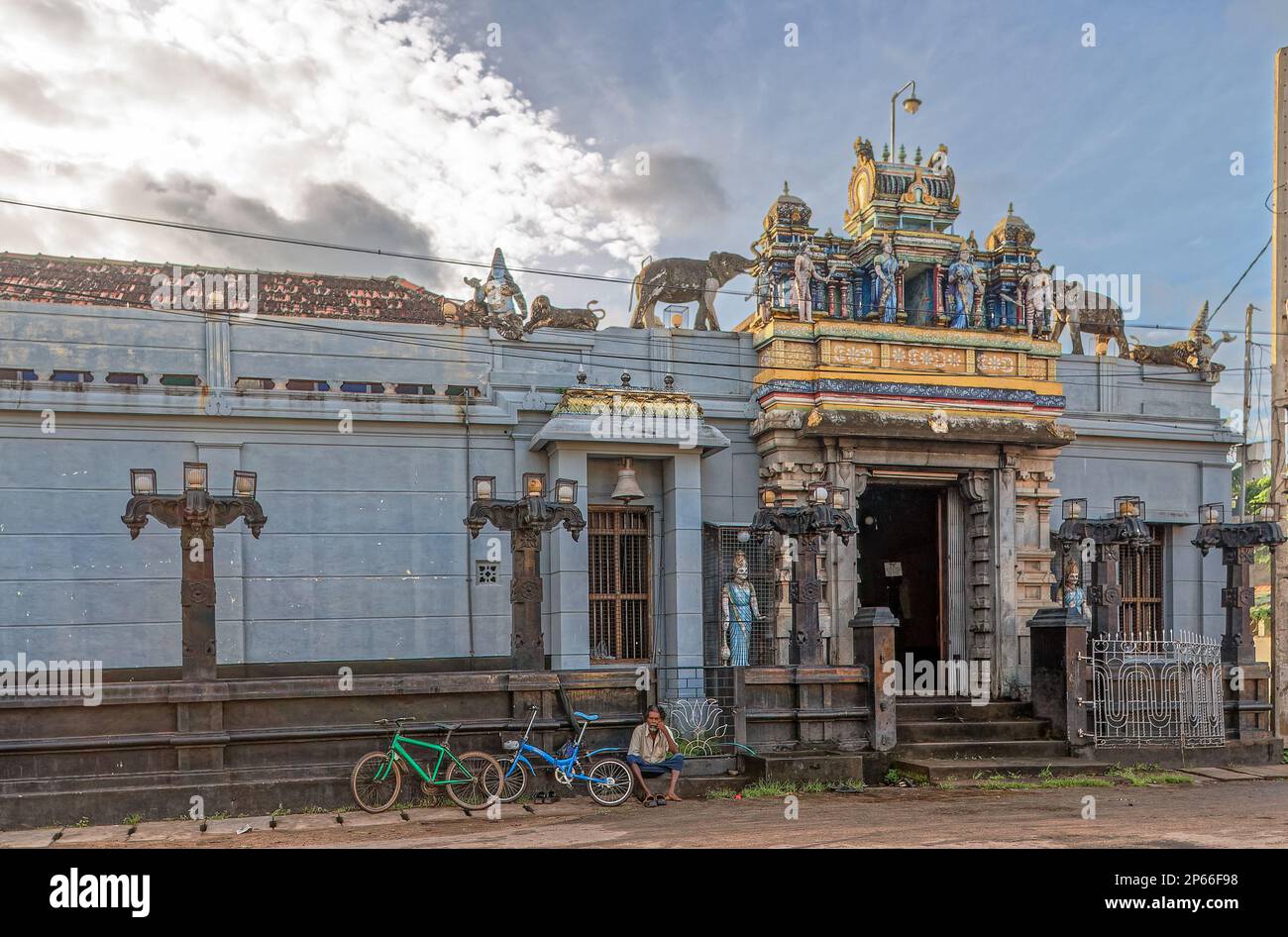 Sri lanka negombo hindu temple hi-res stock photography and images - Alamy