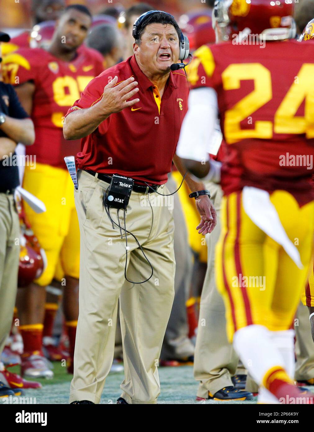 USC Trojans defensive coordinator Ed Orgeron encourages his players ...