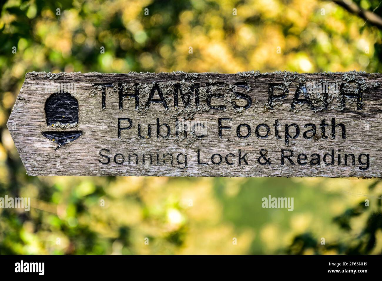 Thames Path sign next to the Thames river England Stock Photo - Alamy
