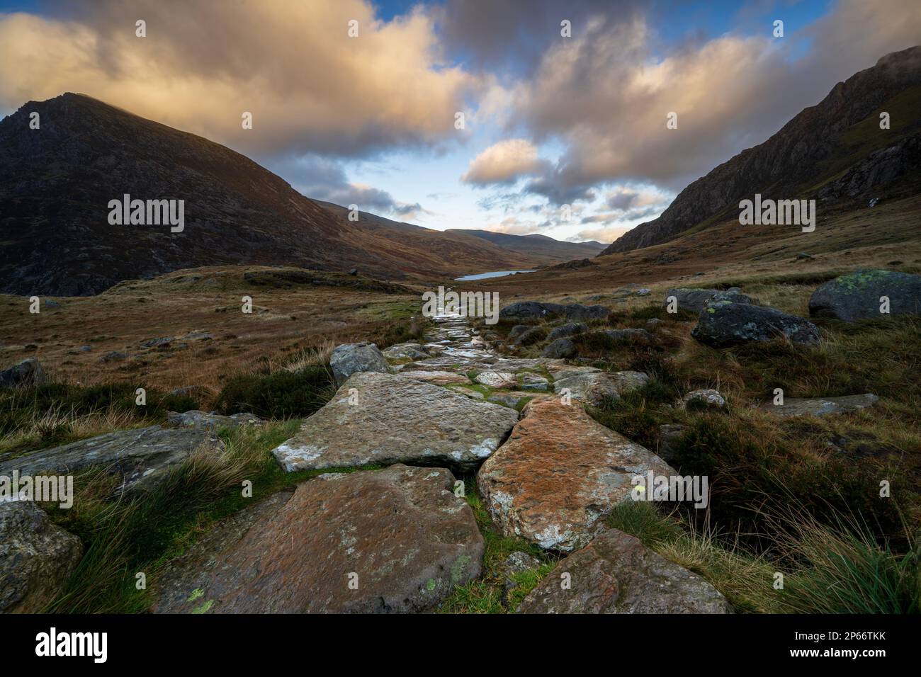 Footpath leading towards Llyn Ogwen in Snowdonia National Park, Ogwen ...