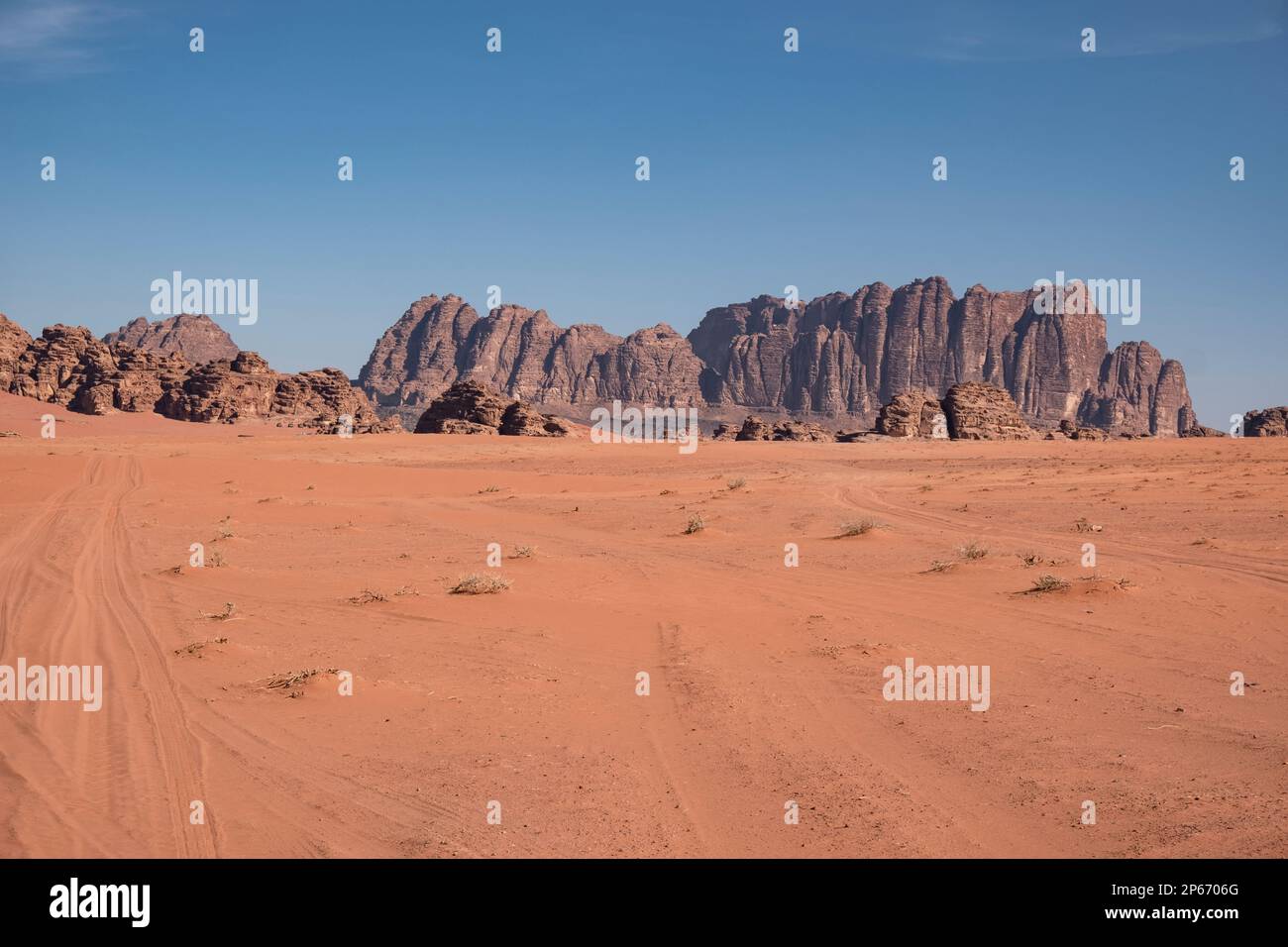 Red rocks and mountains in the Wadi Rum desert, UNESCO World Heritage ...