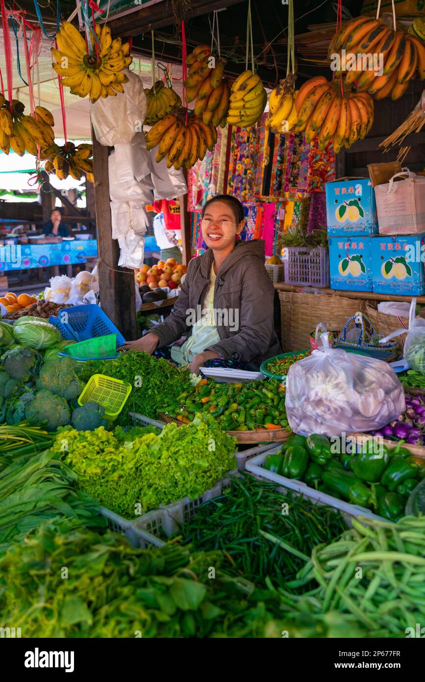 Portrait of Burmese woman at local market, Lake Inle, Shan State ...