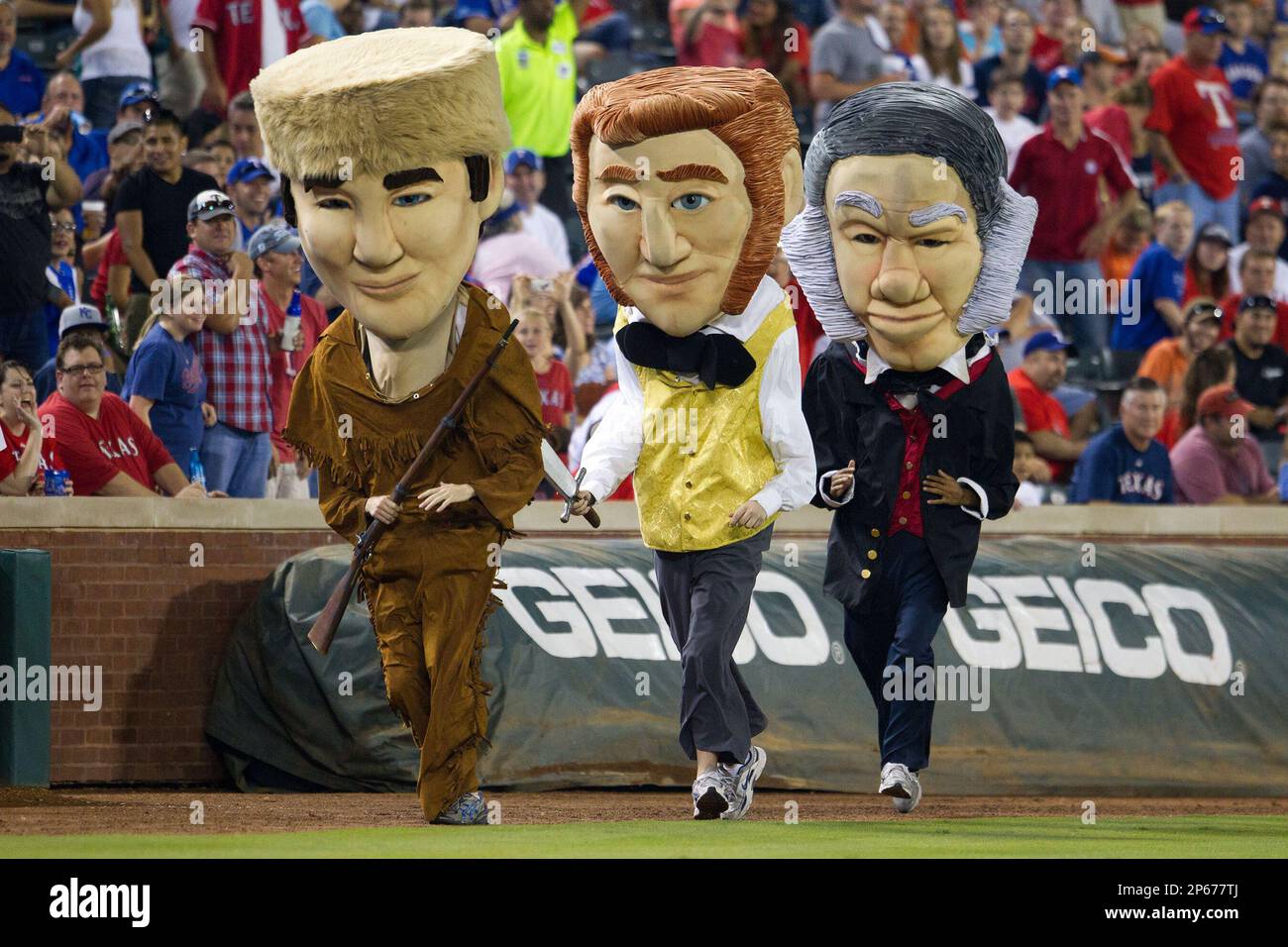 Texas Rangers Legends race during the Major League Baseball game ...