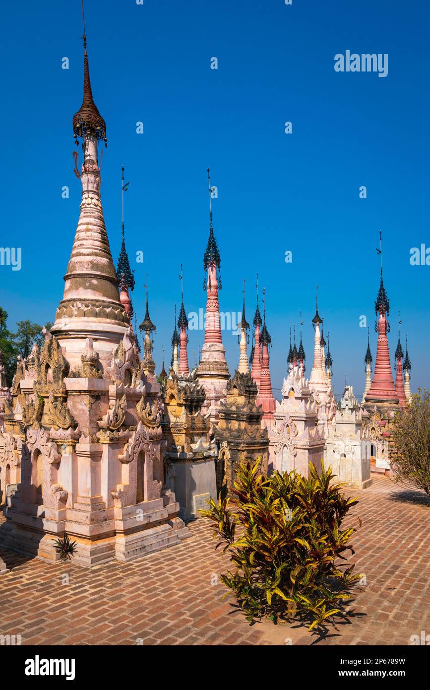 Kakku Pagodas (Mwe Taw Kakku Pagodas Complex), Inle Lake, Shan State ...