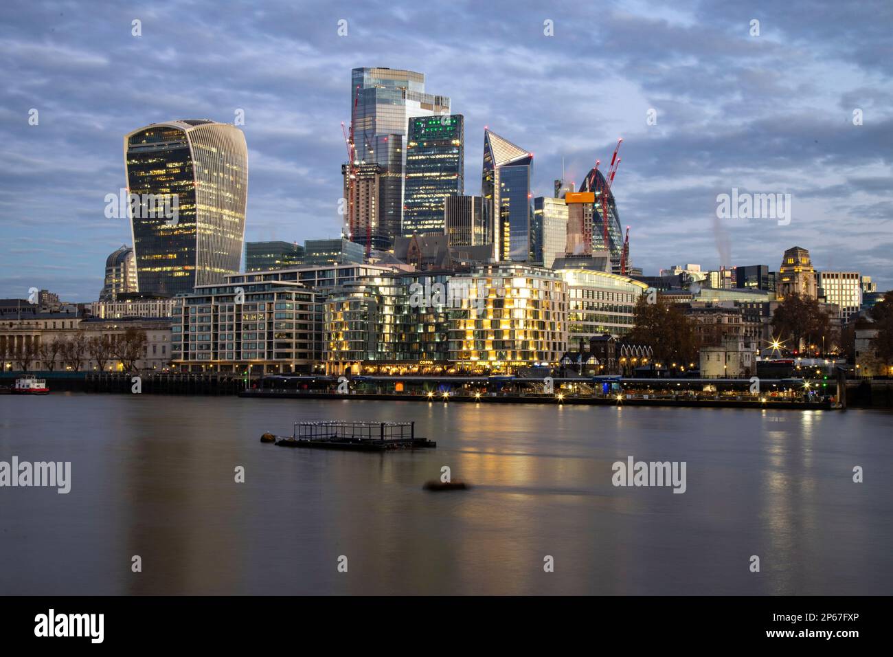 Dawn cityscape london hi-res stock photography and images - Alamy