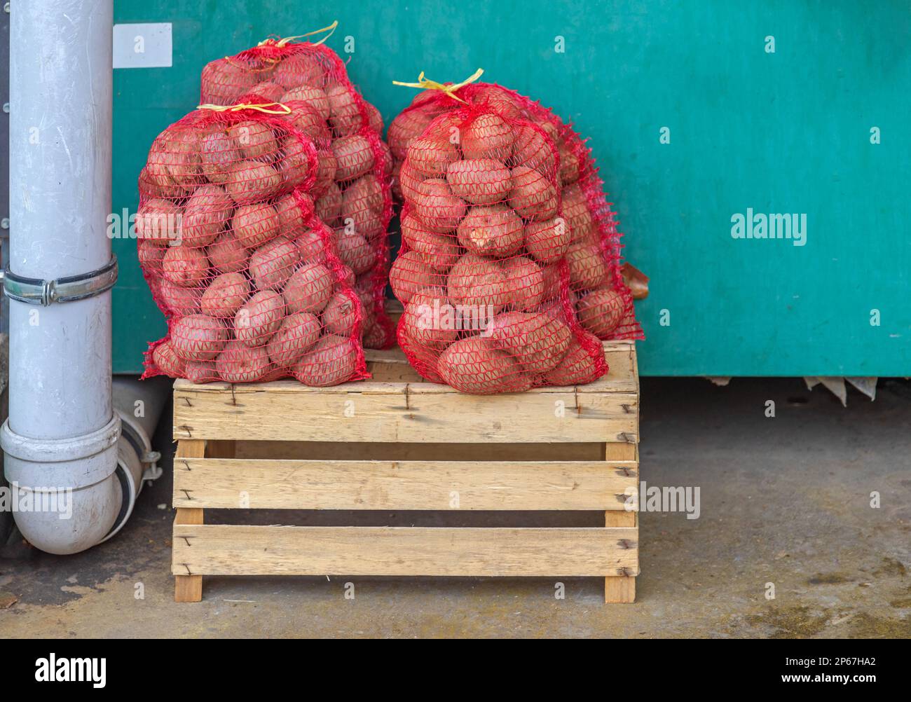 Sacks of Potato Produce at Wooden Crate Farmers Market Stock Photo - Alamy