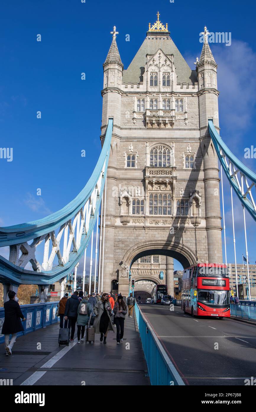 Approach bridges hi-res stock photography and images - Alamy