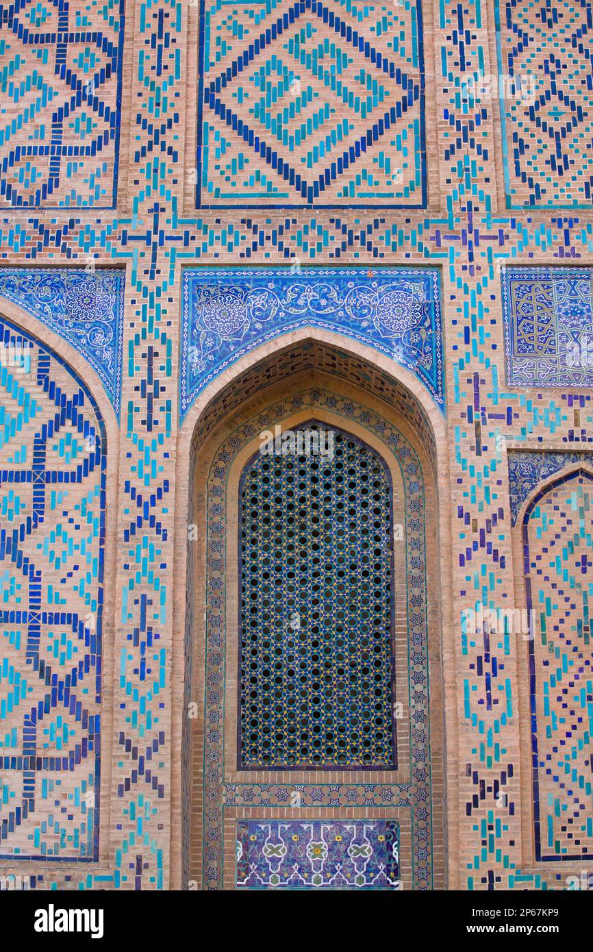 Exterior Window, Tilla-Kari Madrassah (Completed 1660), Registan Square ...