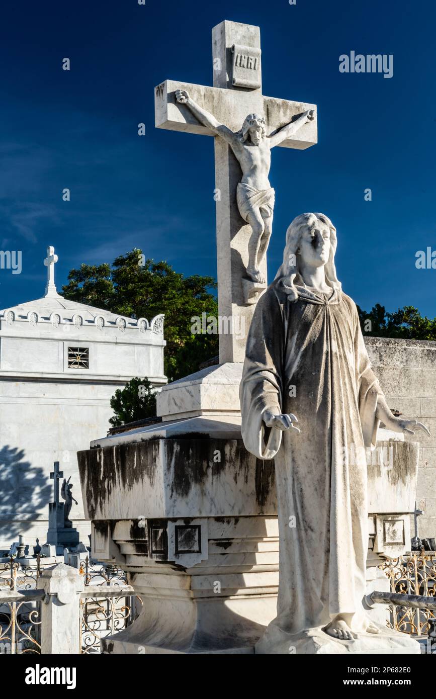 City of the Dead, Colon Cemetery, Vedado, Havana, Cuba, West Indies ...
