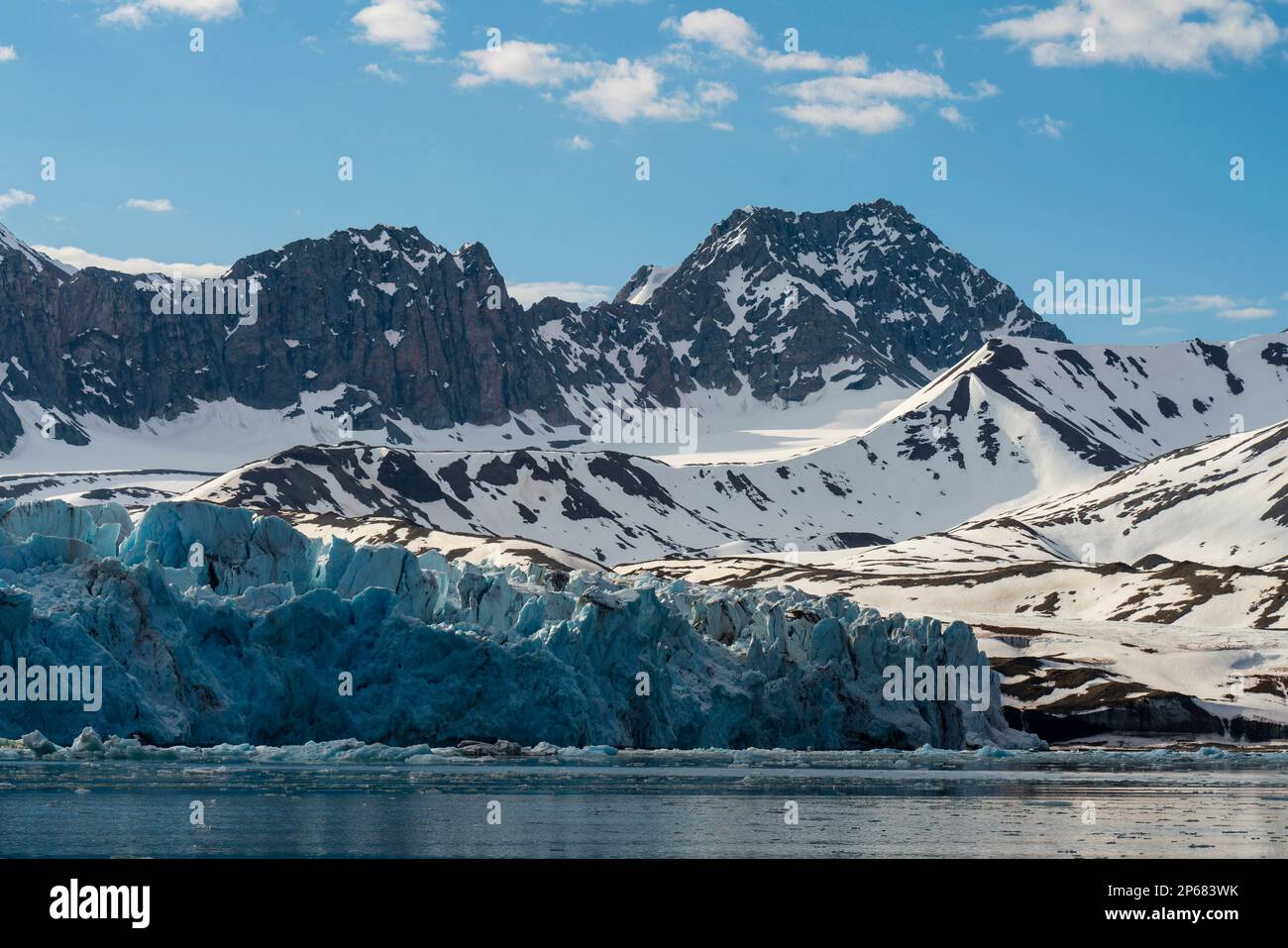 Kongsfjorden, Spitsbergen, Svalbard Islands, Arctic, Norway, Europe ...