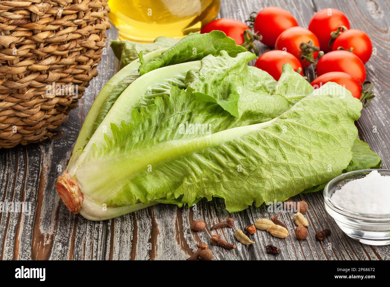 Romaine lettuce hi-res stock photography and images - Alamy
