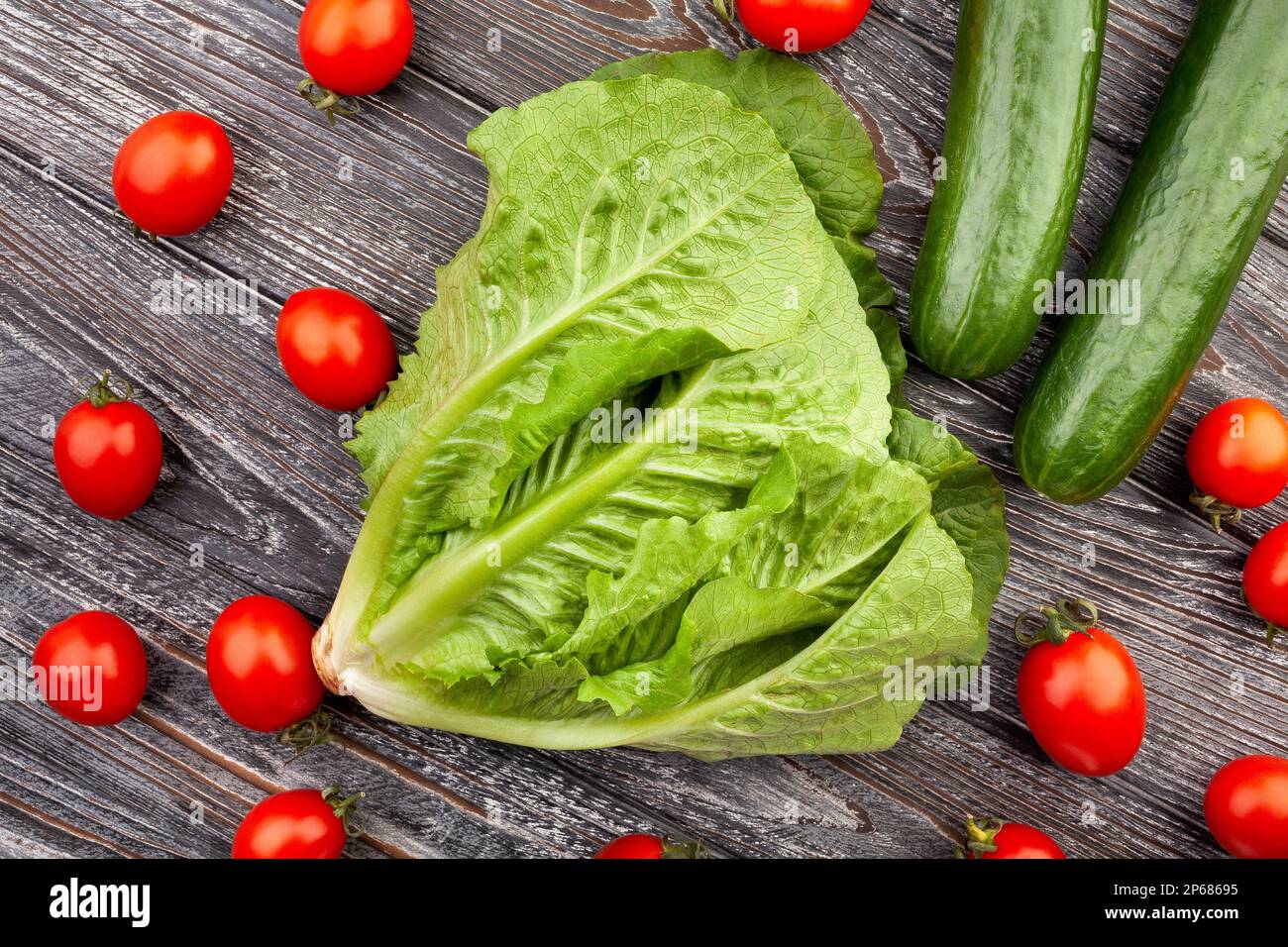 Romaine lettuce tomato hi-res stock photography and images - Alamy