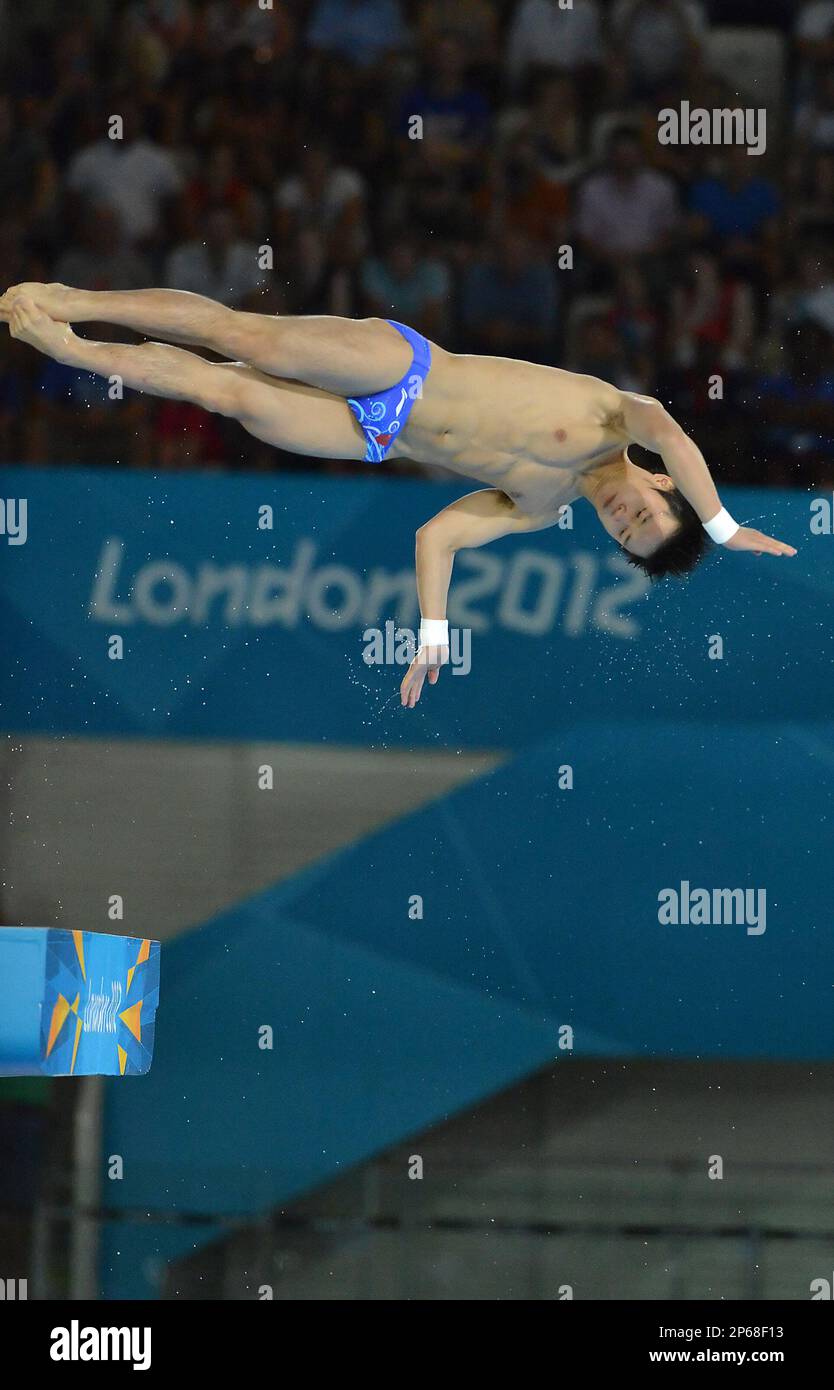 China's World Champion diver Qiu Bo in the 10m platform preliminary ...