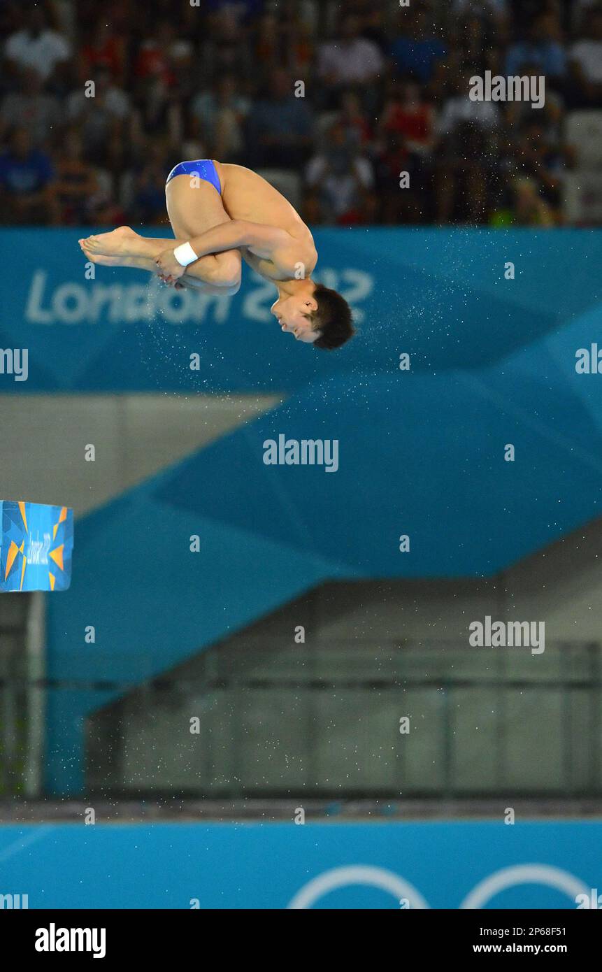 China's World Champion diver Qiu Bo in the 10m platform preliminary ...