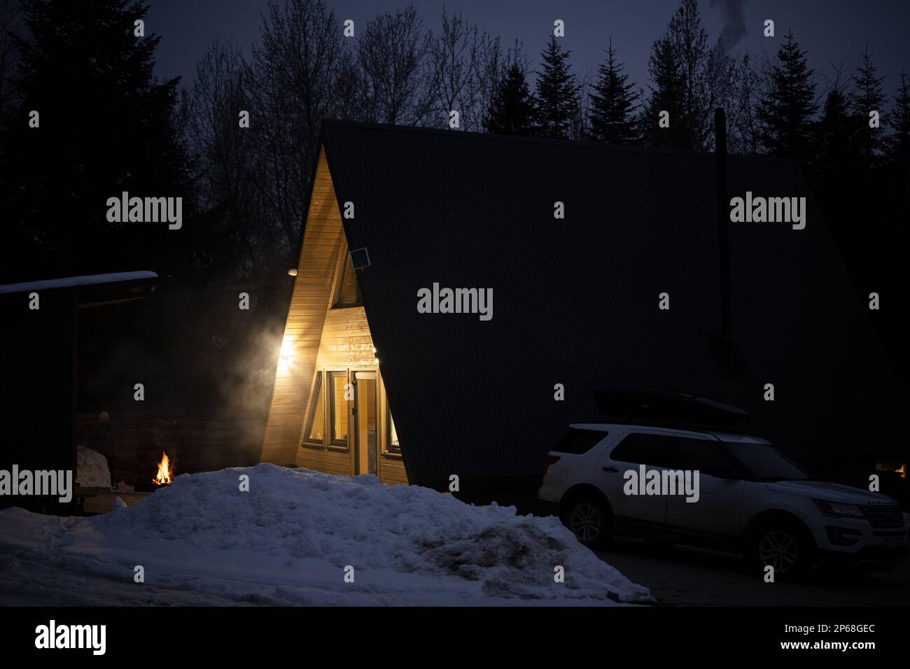 Suv triangular hi-res stock photography and images - Alamy