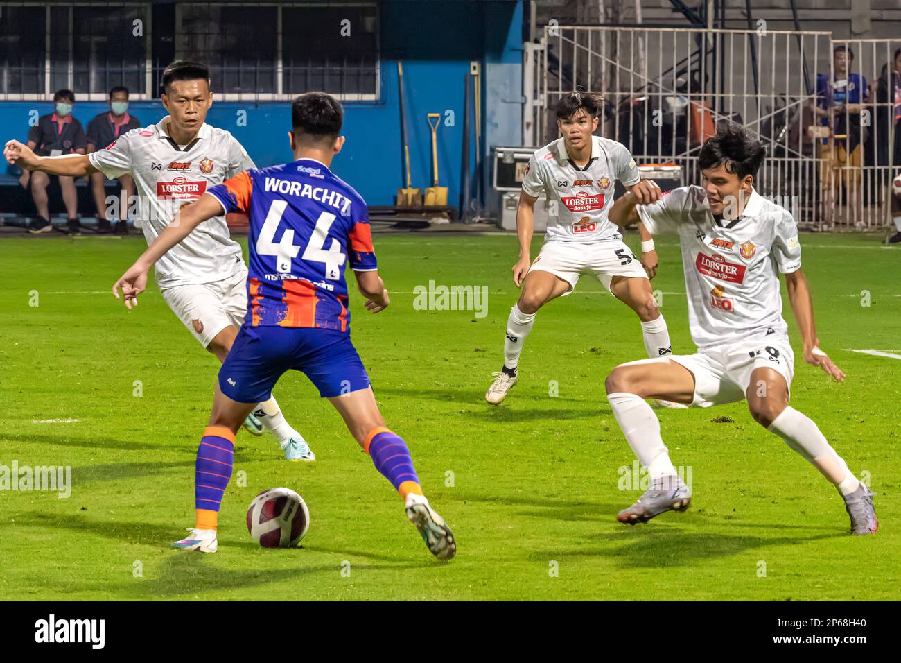 Players in action during Thai premier league football match at PAT ...