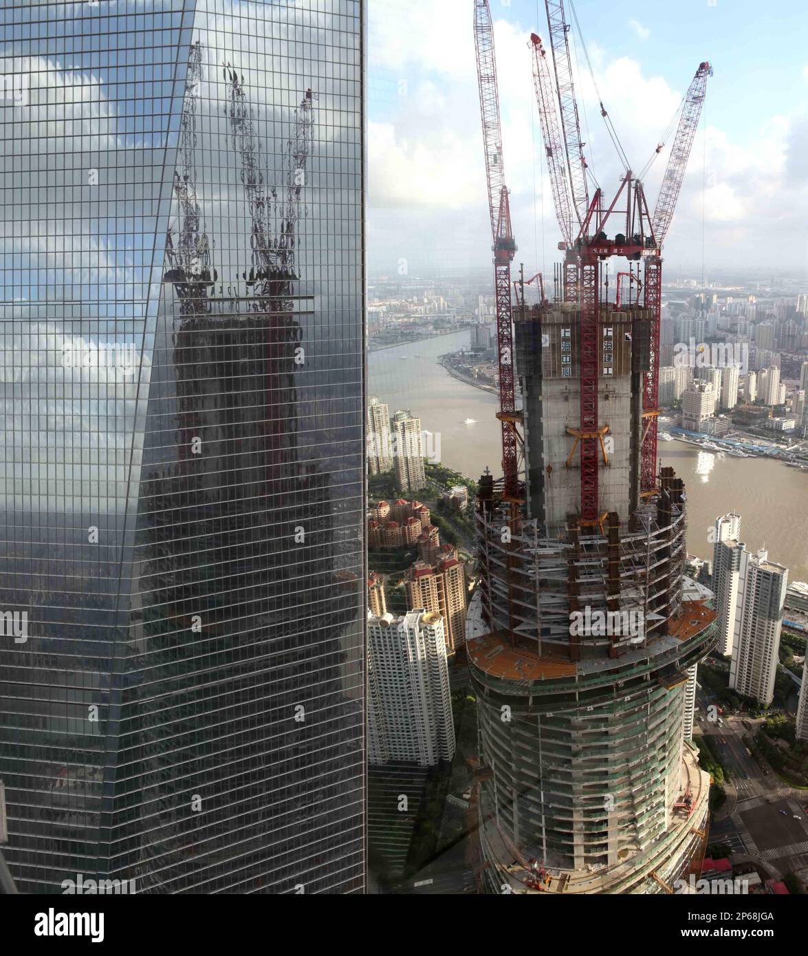 Shanghai highest building Shanghai Tower build to the 70th floors and ...