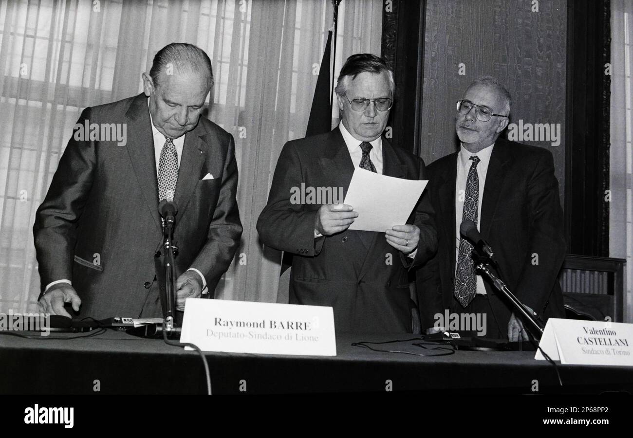 Alpine triangle agreement hi-res stock photography and images - Alamy