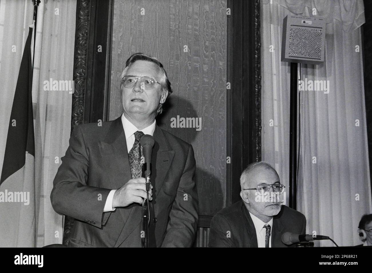 Alpine triangle agreement hi-res stock photography and images - Alamy