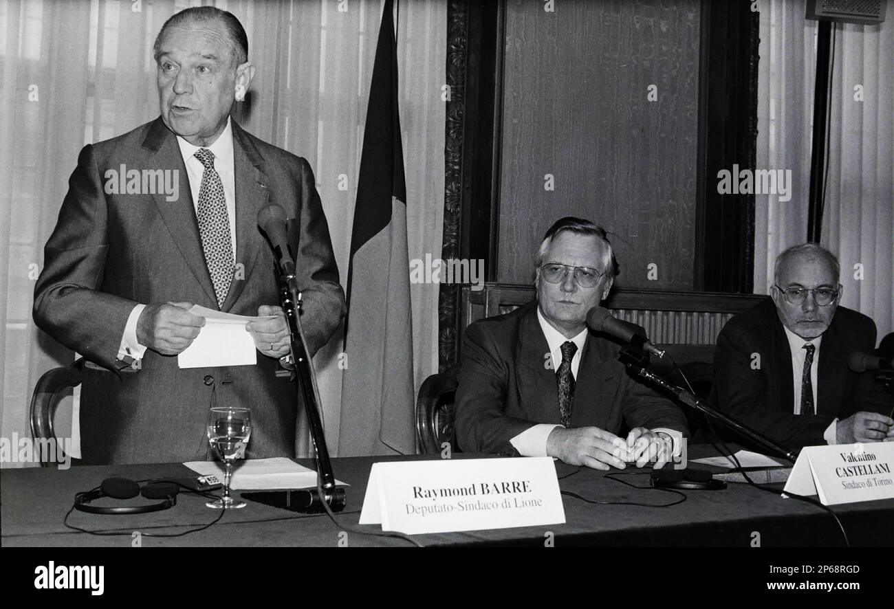 Alpine triangle agreement hi-res stock photography and images - Alamy