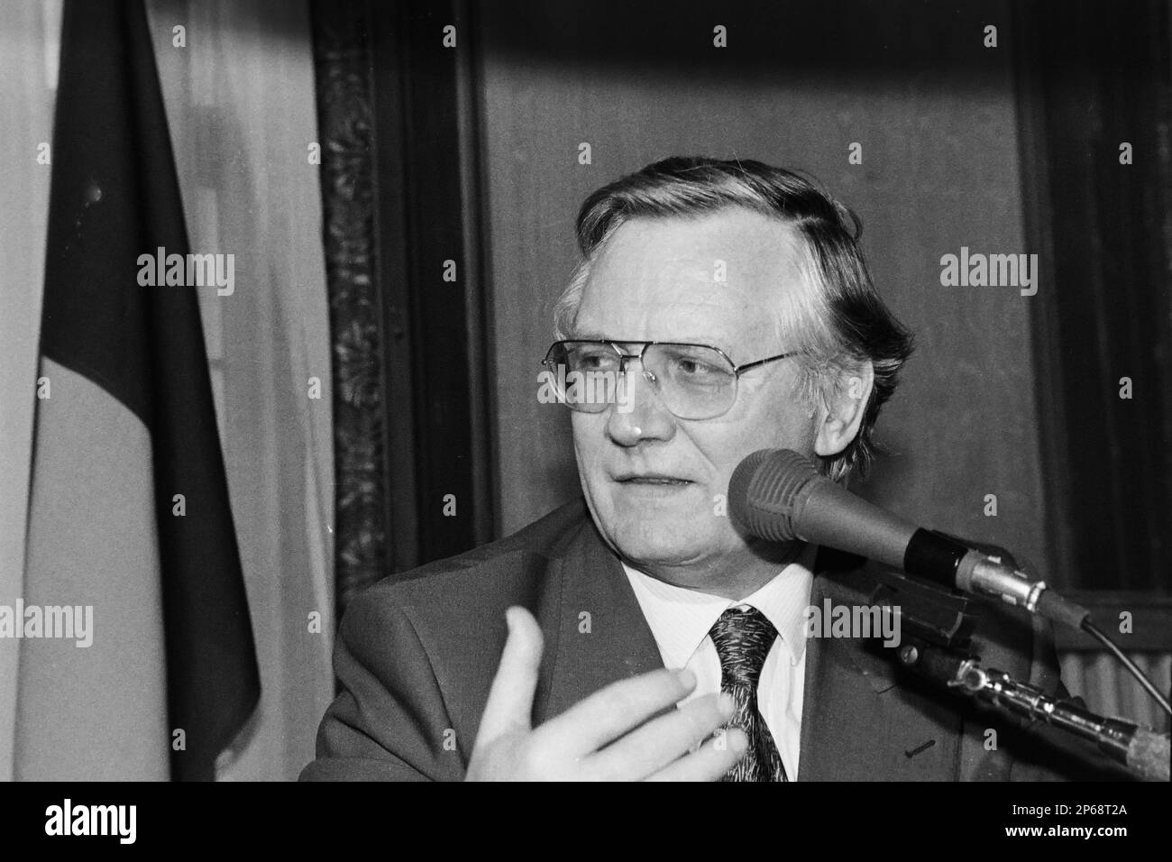 Alpine triangle agreement hi-res stock photography and images - Alamy