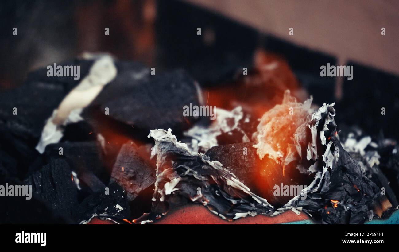 Fire burning slow motion video hi-res stock photography and images - Alamy