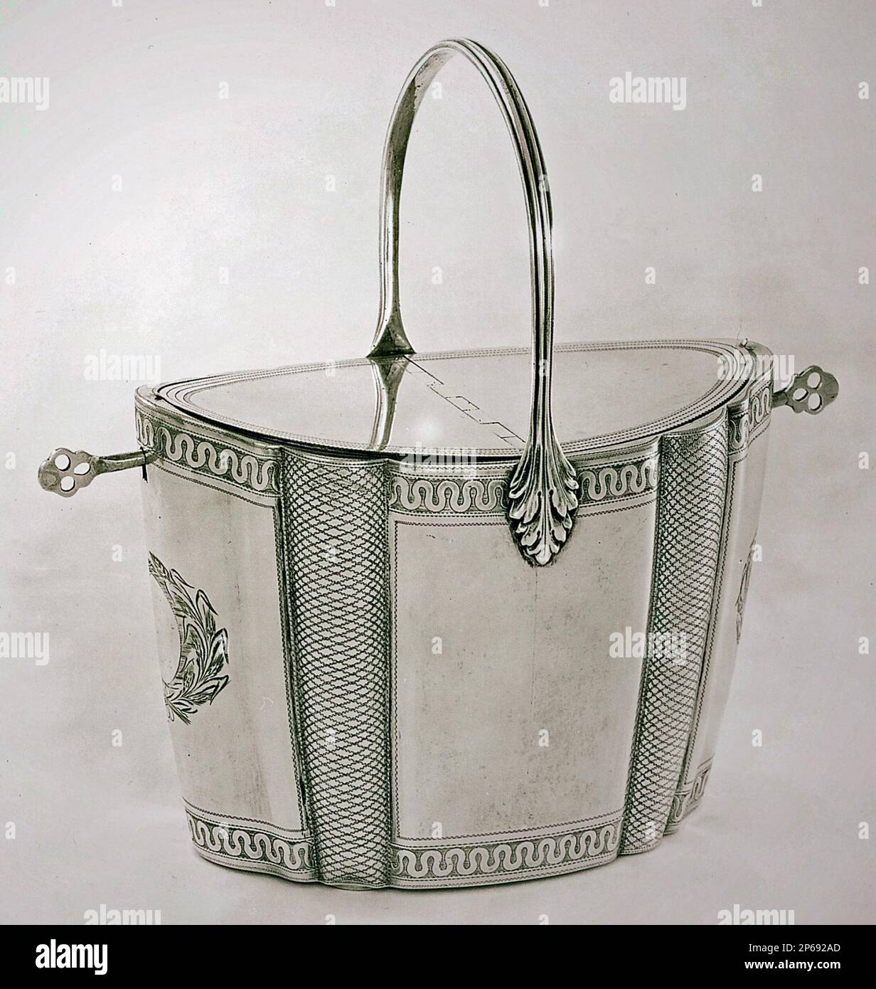 Henry Chawner, Tea Canister, 1795/96, silver Stock Photo - Alamy