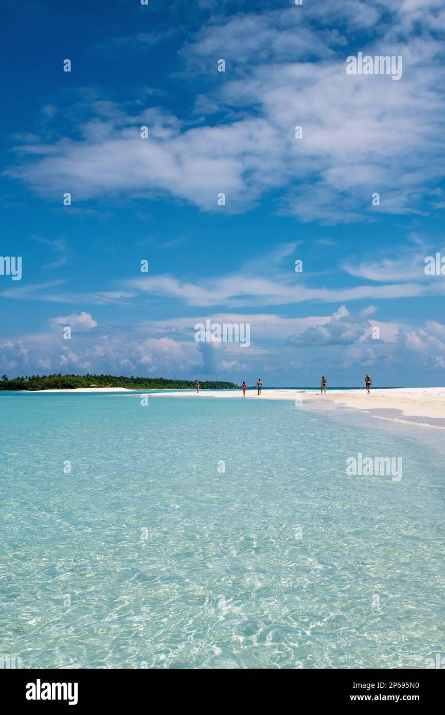 Boat trip to a sandbank near Fehendhoo island, Maldives Stock Photo - Alamy