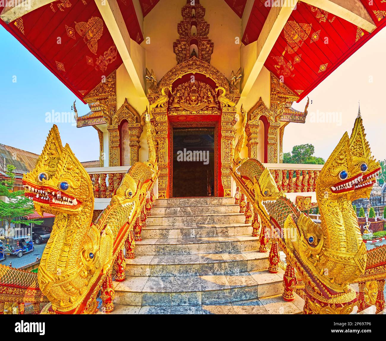 Three headed buddha hi-res stock photography and images - Alamy