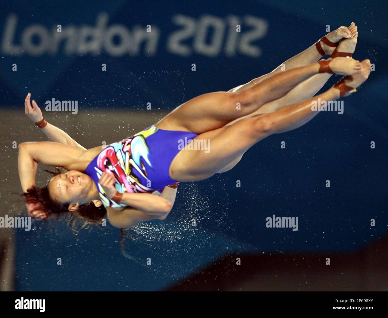 Rinong Pandelela Pamg and Yee Mun Leong compete during the Women's ...