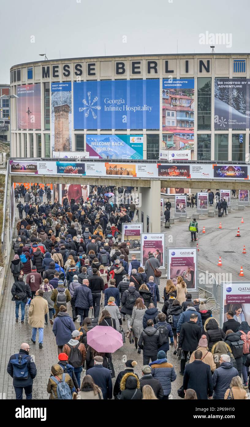 ITB Berlin 2023. Internationale Tourismus-Börse. Hier: Besucher am ...