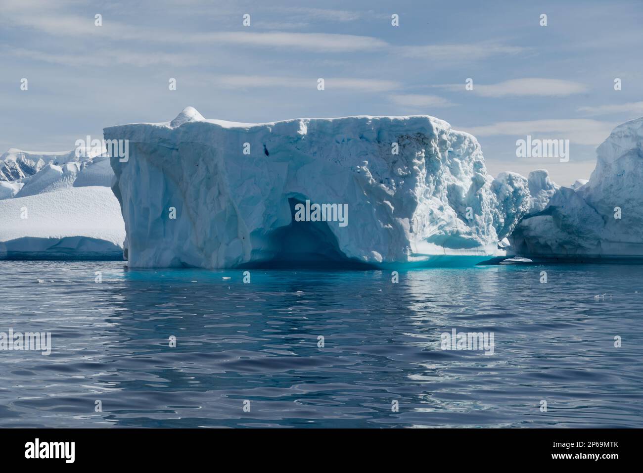 Golden hour with icebergs hi-res stock photography and images - Alamy