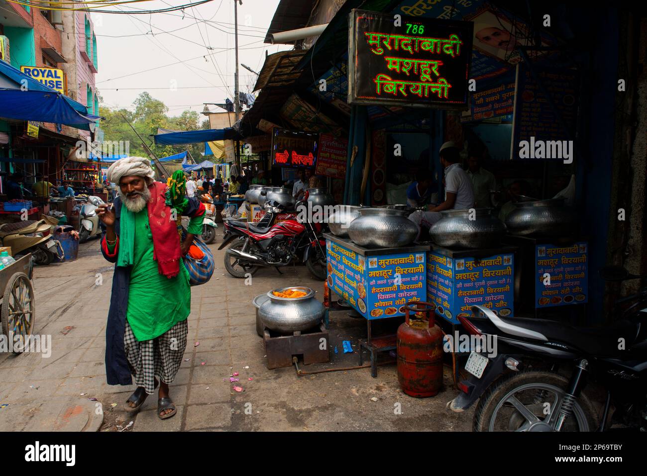 Street of New Delhi Stock Photo - Alamy