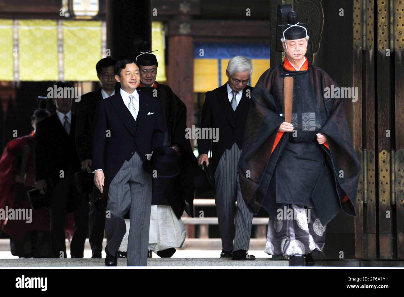 Crown Prince Naruhito visits Meiji Jingu Shrine to pray in Shibuya Ward ...