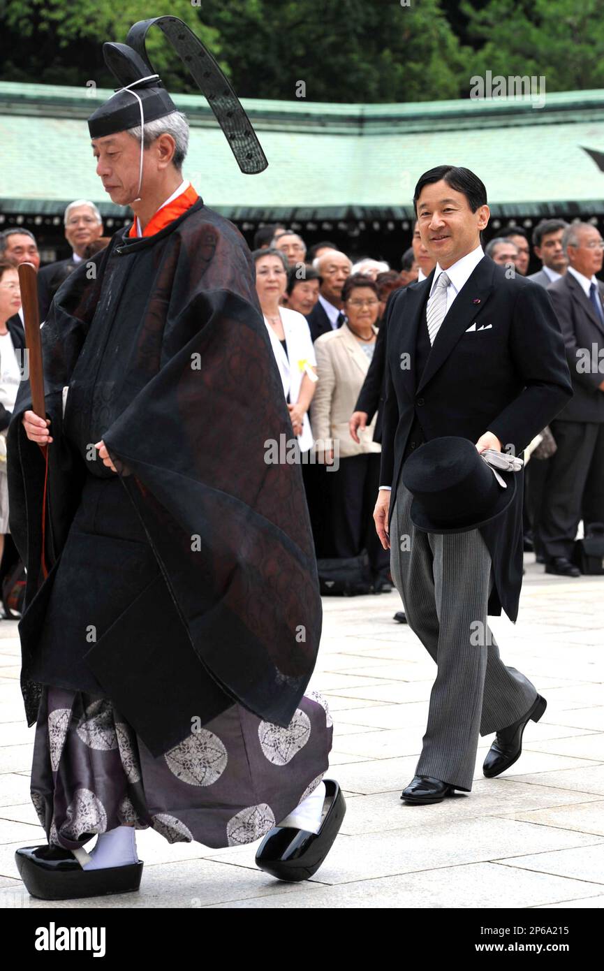 Crown Prince Naruhito visits Meiji Jingu Shrine to pray in Shibuya Ward ...