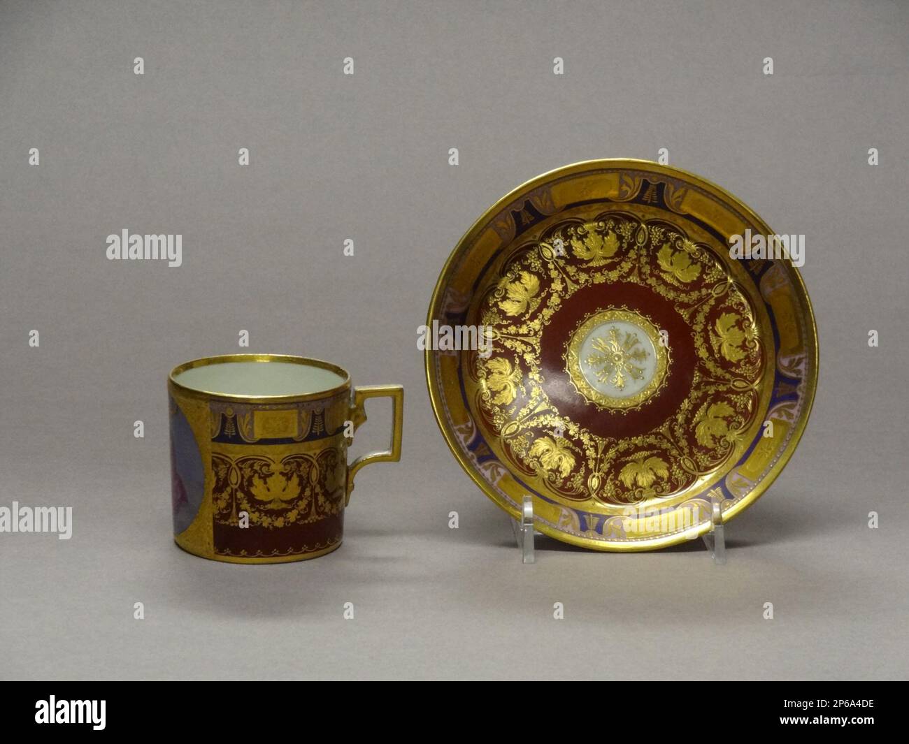 Imperial porcelain russia hi-res stock photography and images - Alamy