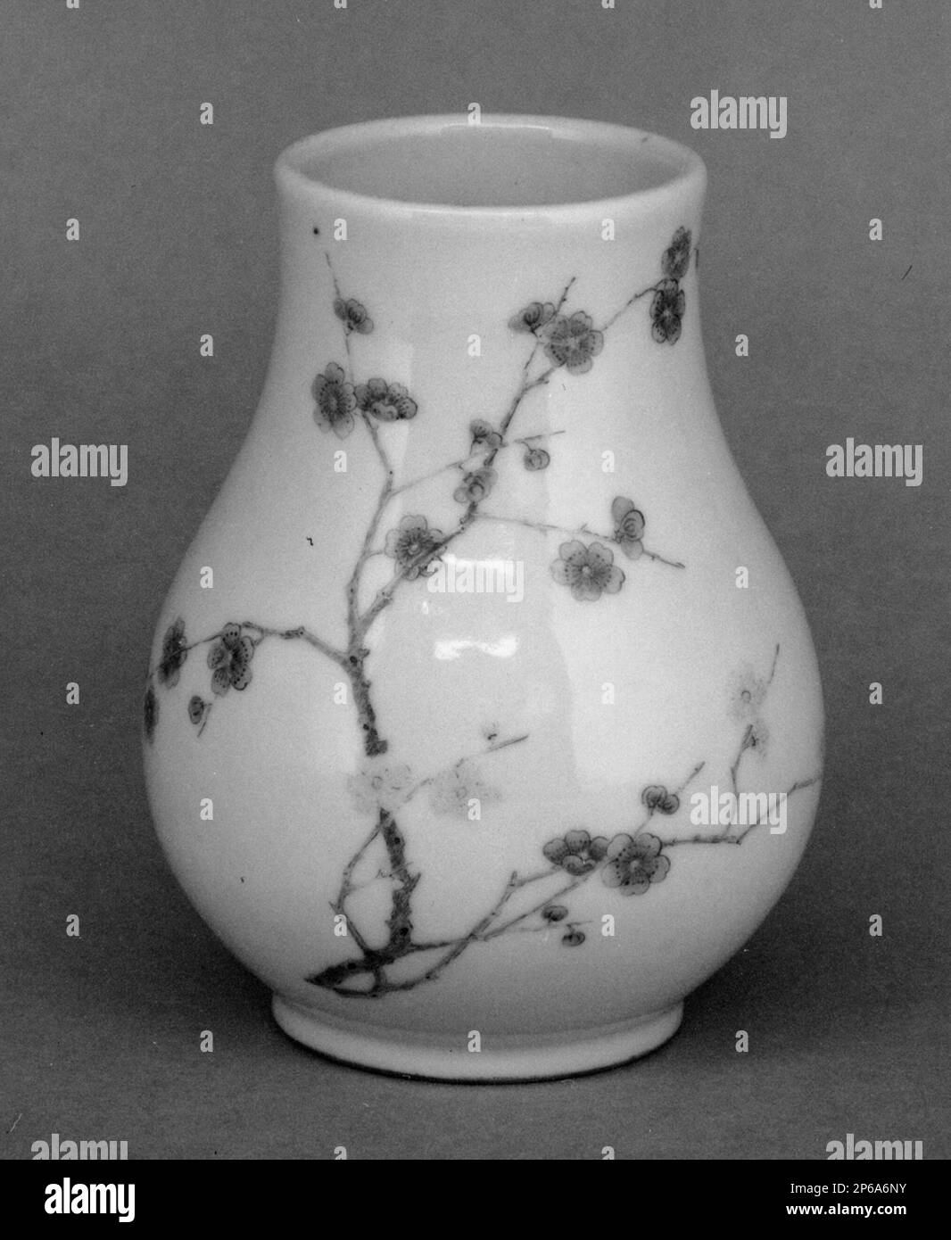 Ching Dynasty, Vase, 19th Century, hard-paste porcelain Stock Photo - Alamy