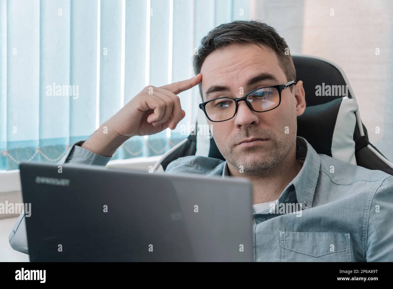 Web developer tutorial hi-res stock photography and images - Alamy