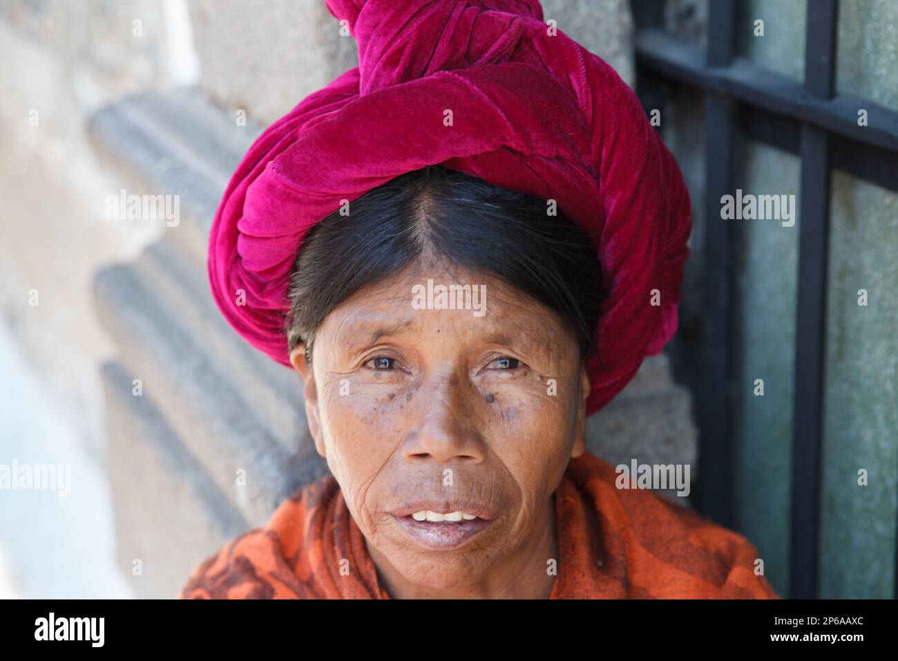 Mayan faces hi-res stock photography and images - Alamy
