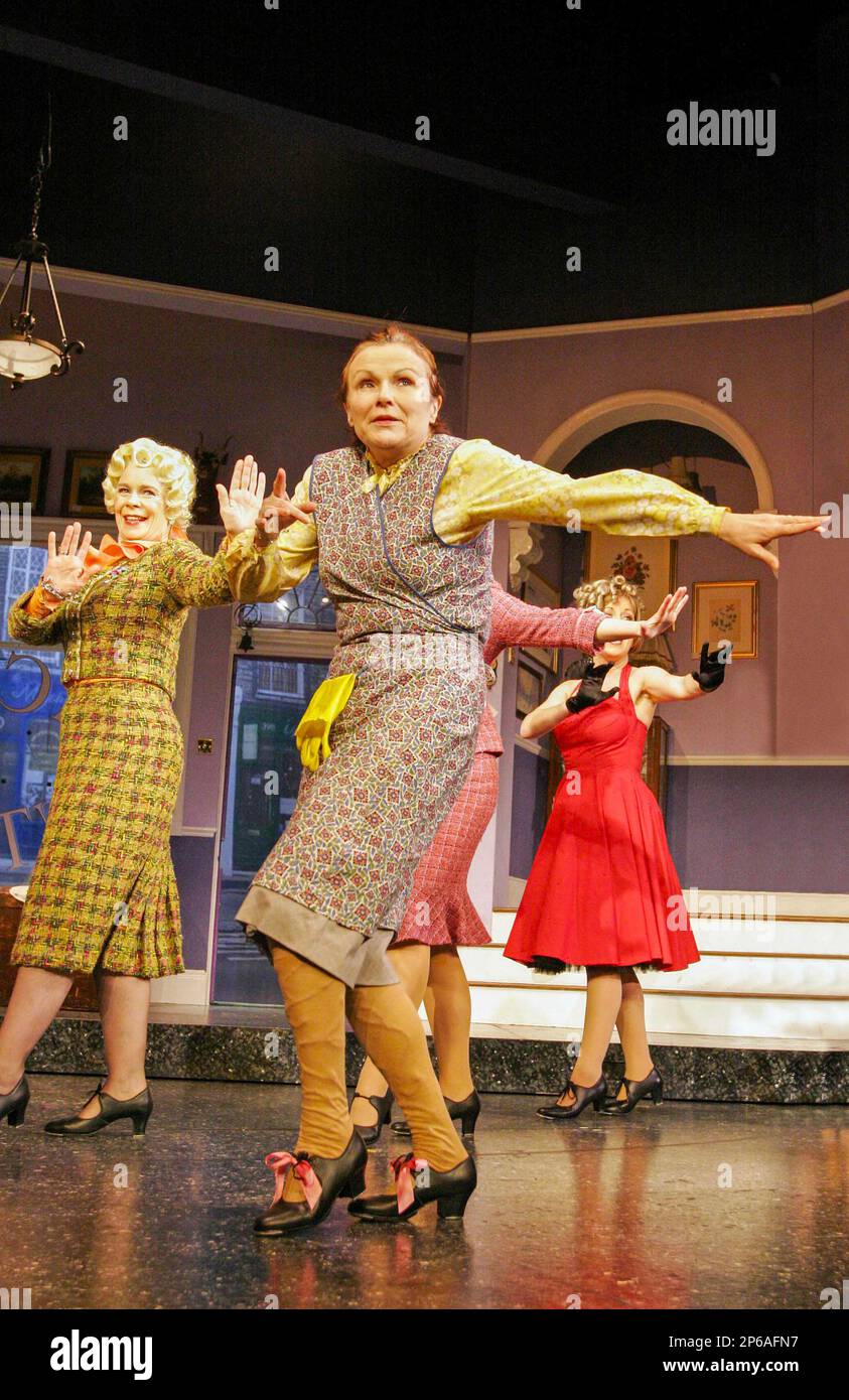 l-r: Celia Imrie (Miss Babs), Julie Walters (Mrs Overall) in ACORN ...