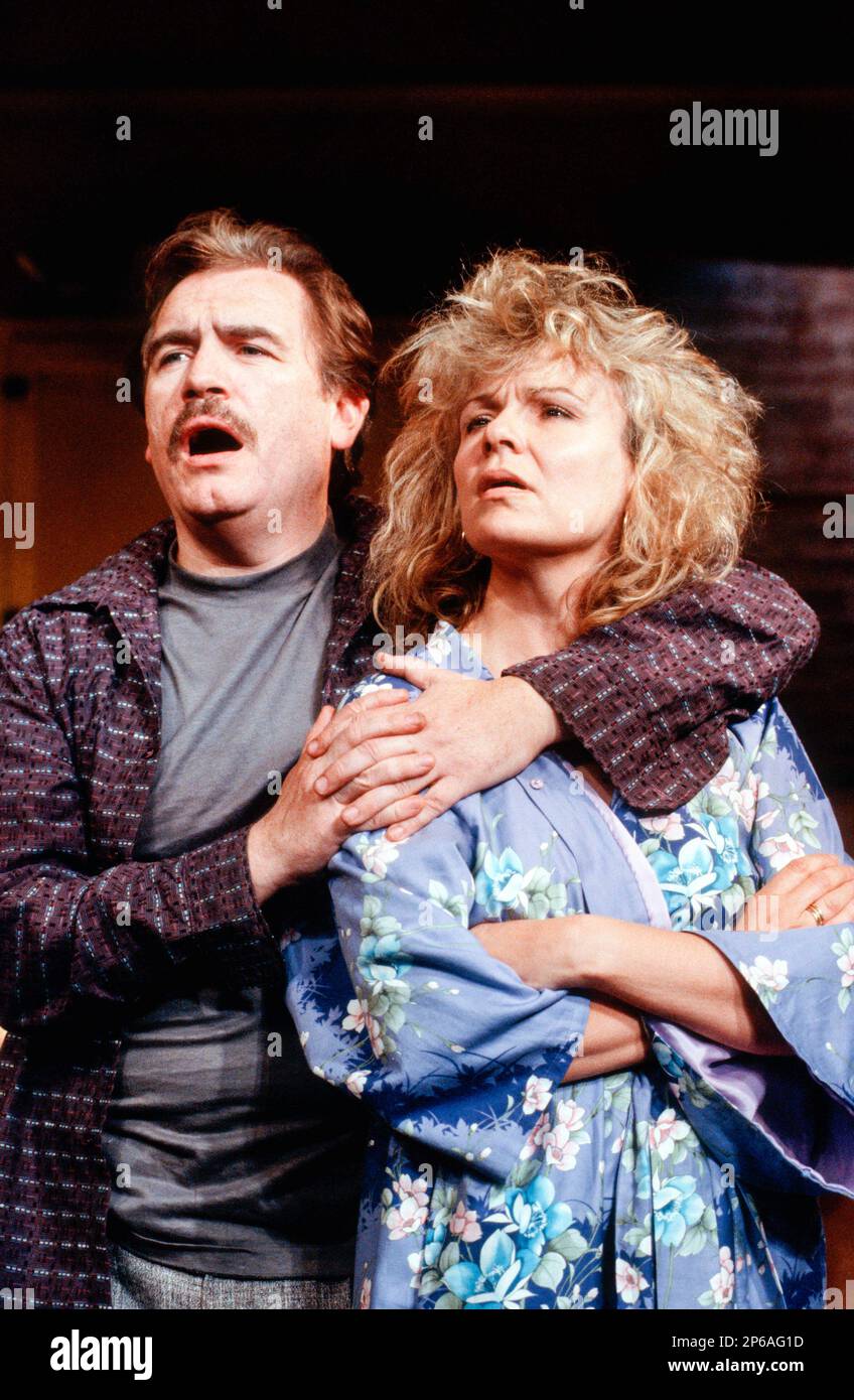 Brian Cox (Johnny), Julie Walters (Frankie) in FRANKIE AND JOHNNY IN ...