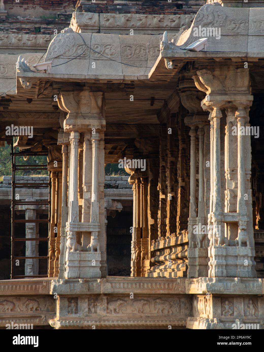 Musical pillars in the Vijaya Vitthala temple in Hampi Stock Photo - Alamy