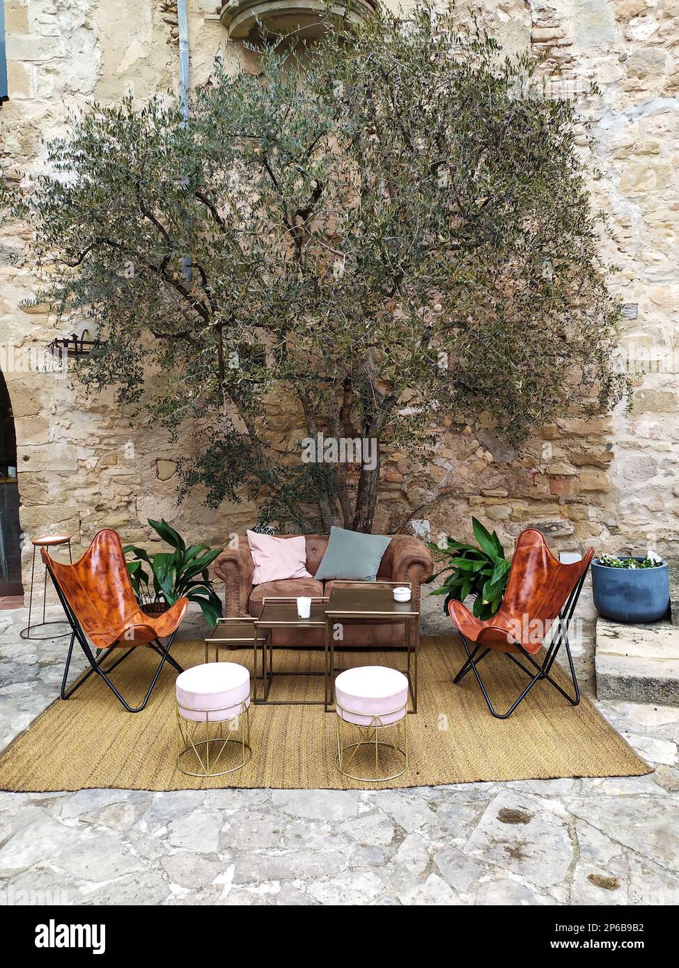 Old fashioned scene featuring hi-res stock photography and images - Alamy