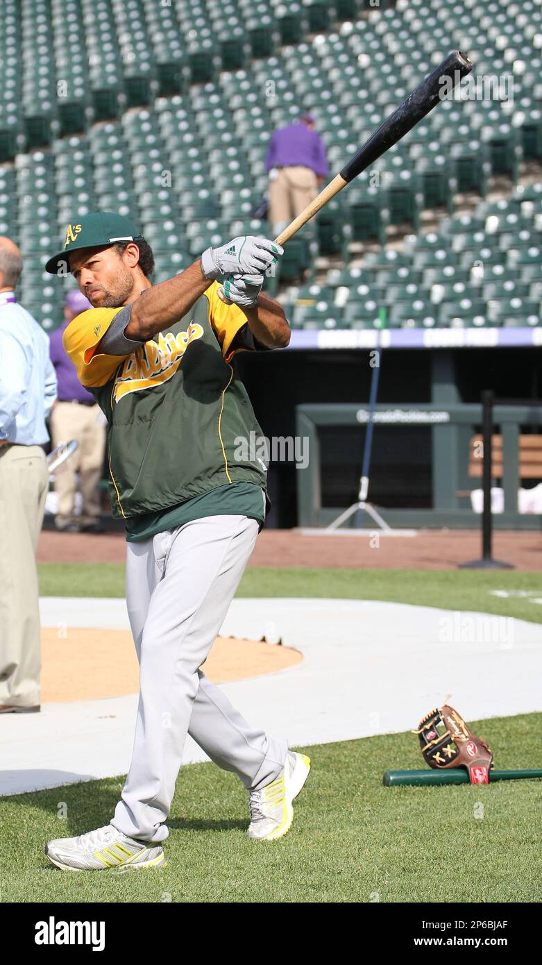 Oakland Athletics center fielder Coco Crisp (4) prepares for the game ...