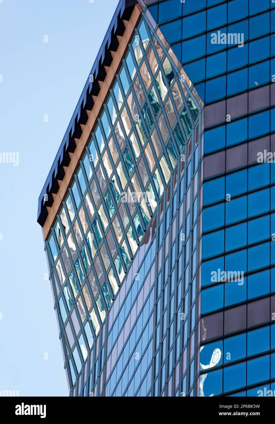 A flared top and tinted glass give 425 Lexington Avenue the unique form ...