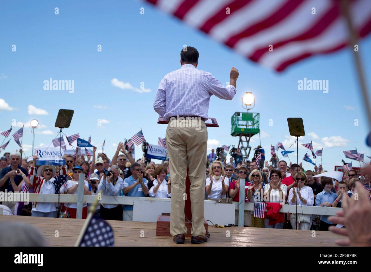 Republican presidential candidate, former Massachusetts Gov. Mitt ...