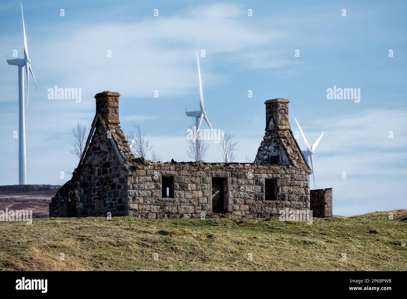 Gordonbush windfarm and an old cottage Stock Photo - Alamy