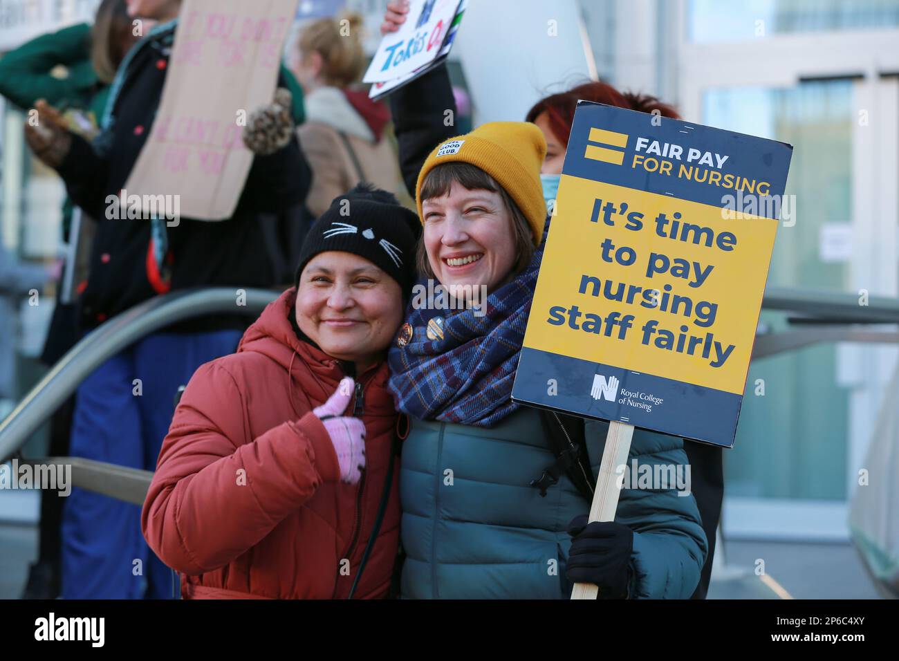 London, UK. 19 January 2023. Nurses at picket line outside University ...