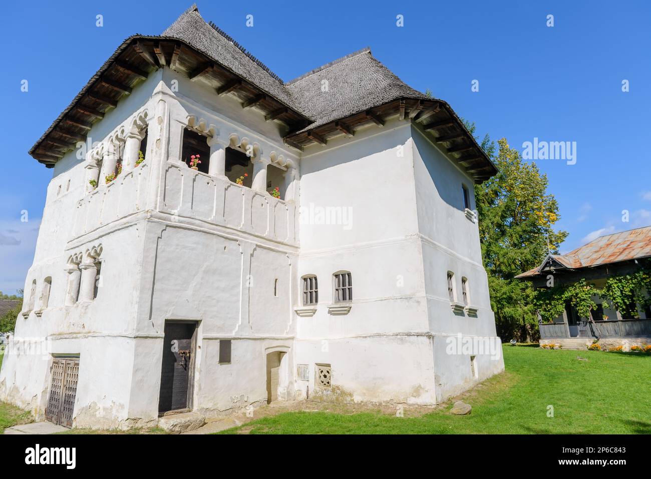 Medieval mansion mansions architecture hi-res stock photography and ...