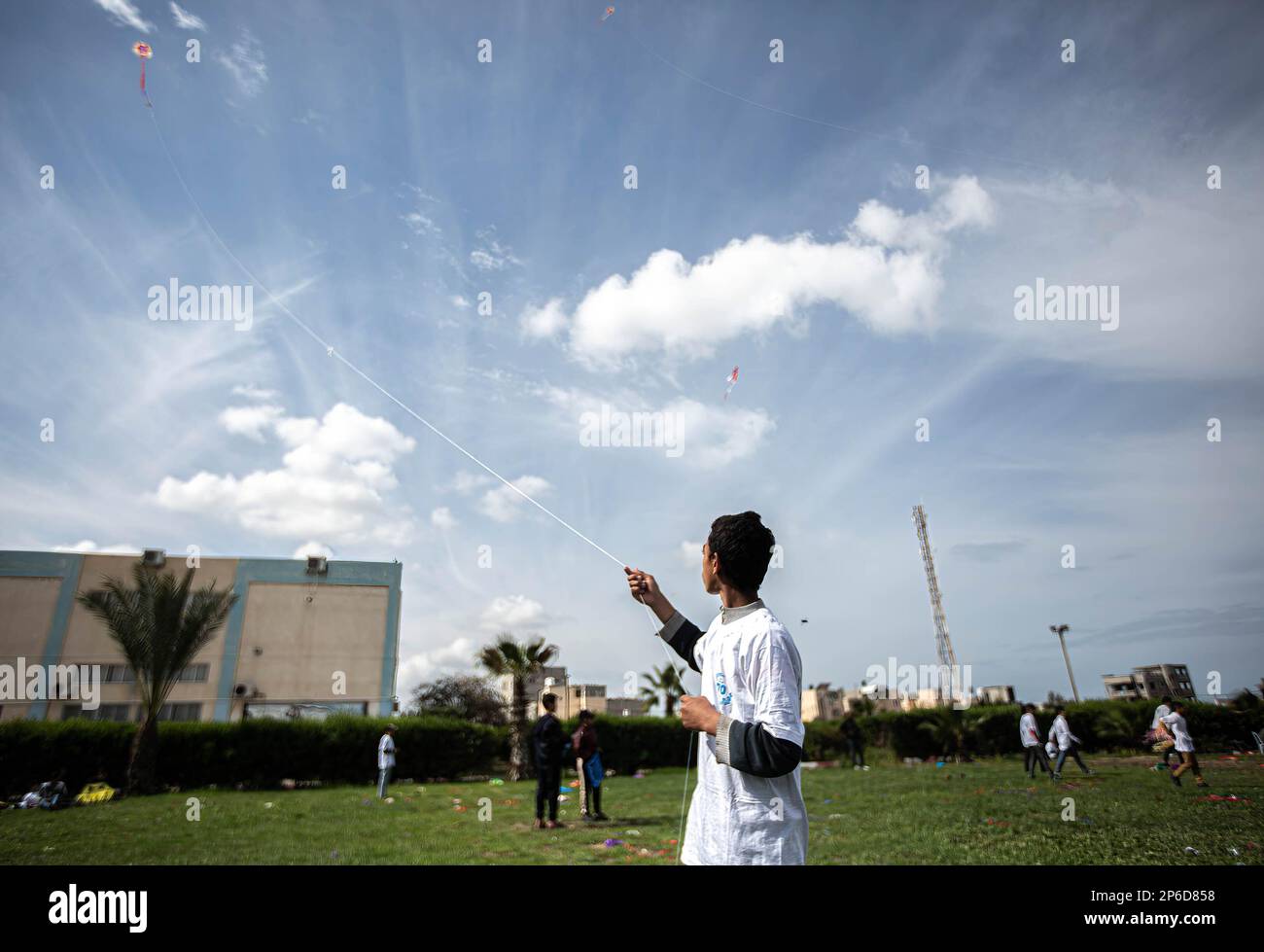 Gaza, Palestine. 07th Mar, 2023. Palestinian children fly kites in Khan ...